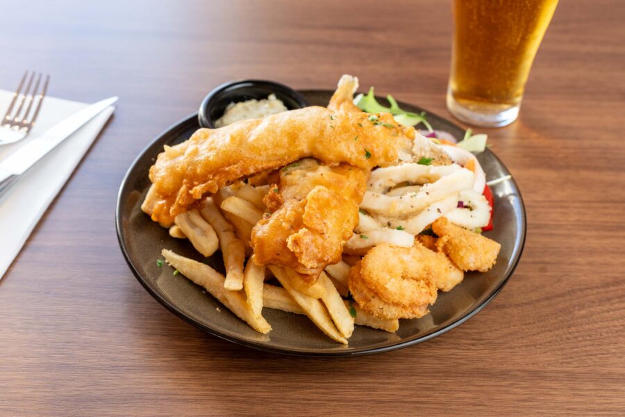 Hamley Bridge Hotel - Classic Country Pub Dining, Bar & Gaming