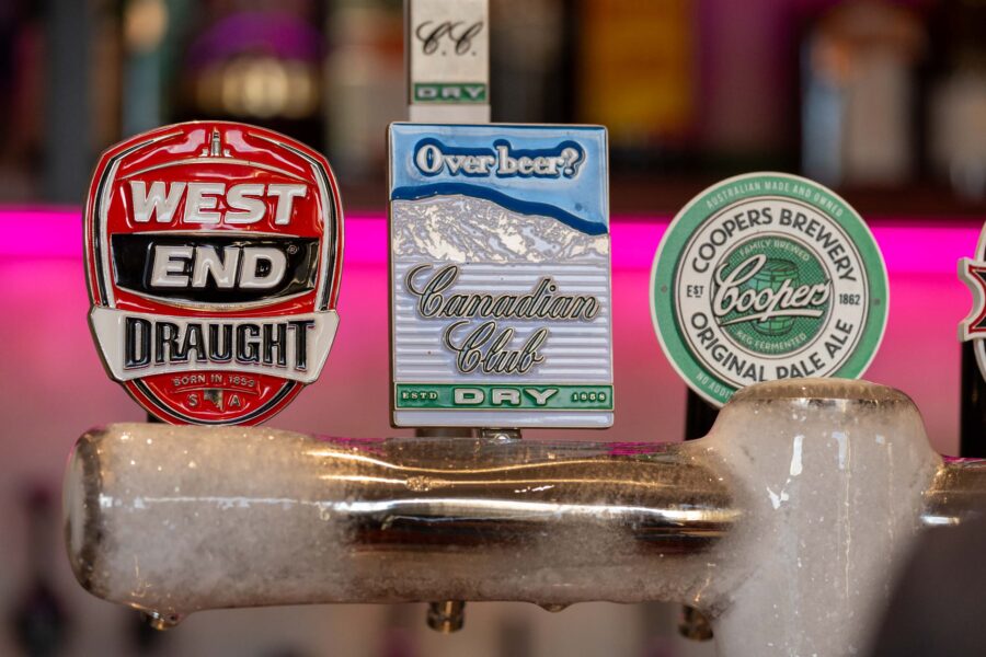 Hamley Bridge Hotel - Classic Country Pub Dining, Bar & Gaming