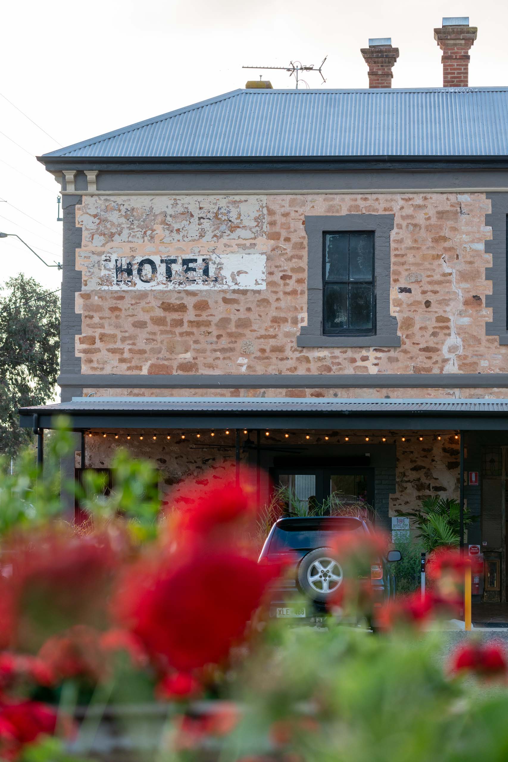 Hamley Bridge Hotel - Classic Country Pub Dining, Bar & Gaming